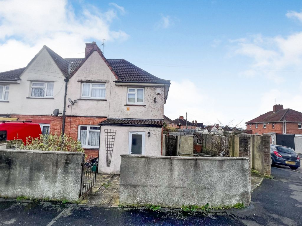 3 Bed Semi Detached House For Sale In Carisbrooke Road Knowle Bristol