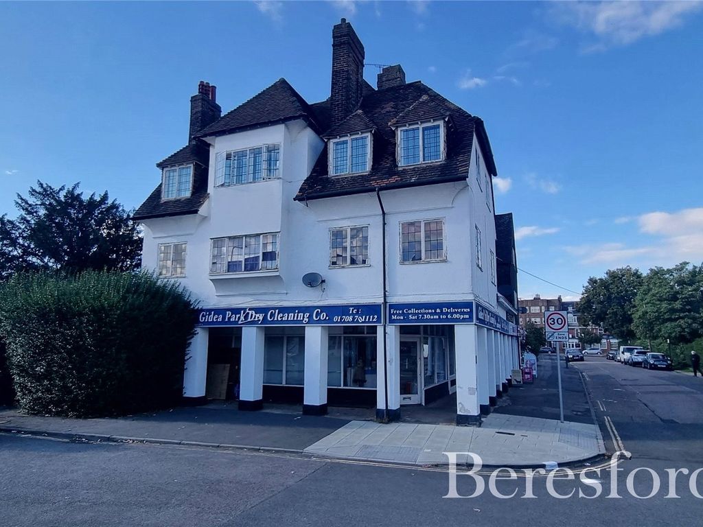 2 bed maisonette for sale in Balgores Square, Gidea Park RM2 - Zoopla