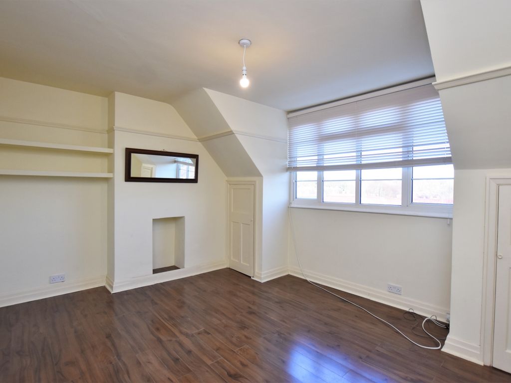 2 bed flat to rent in Bromley Road, Bromley BR1, £1,450 pcm - Zoopla