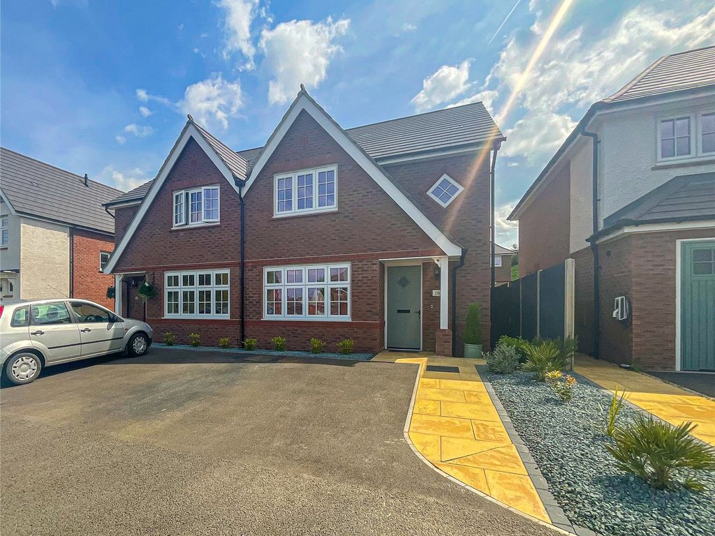 3 Bed Semi Detached House For Sale In Pattingham Drive Amington