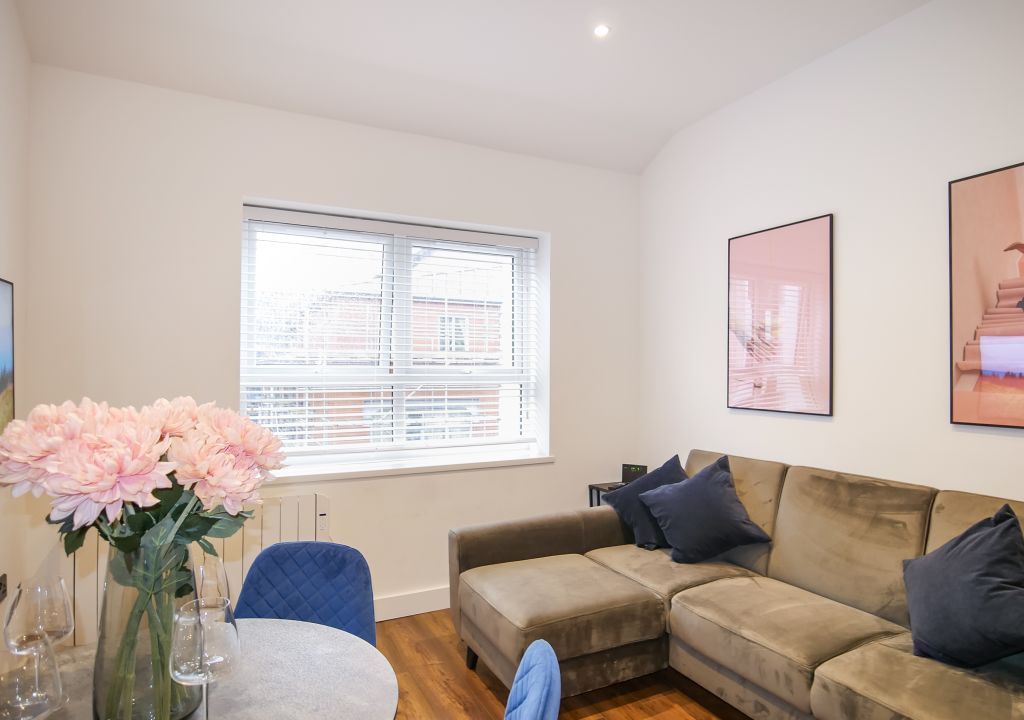 1 bed flat to rent in Oldham Street, Manchester M4, £2,500 pcm - Zoopla