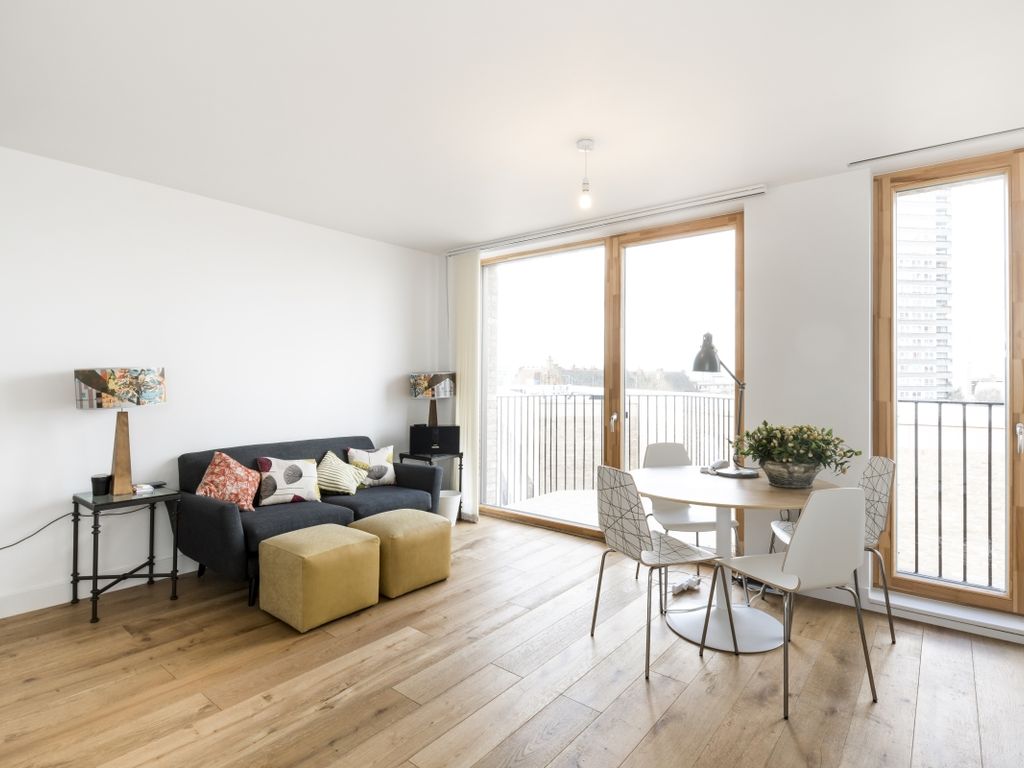 1 bed flat to rent in Railway, Lockton Street, London W10, £2,150 pcm ...