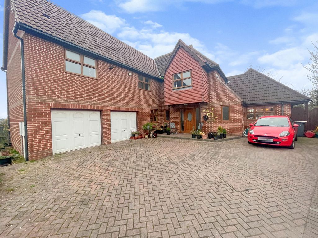 4 Bed Detached House For Sale In Meadow Grange New Lambton Houghton