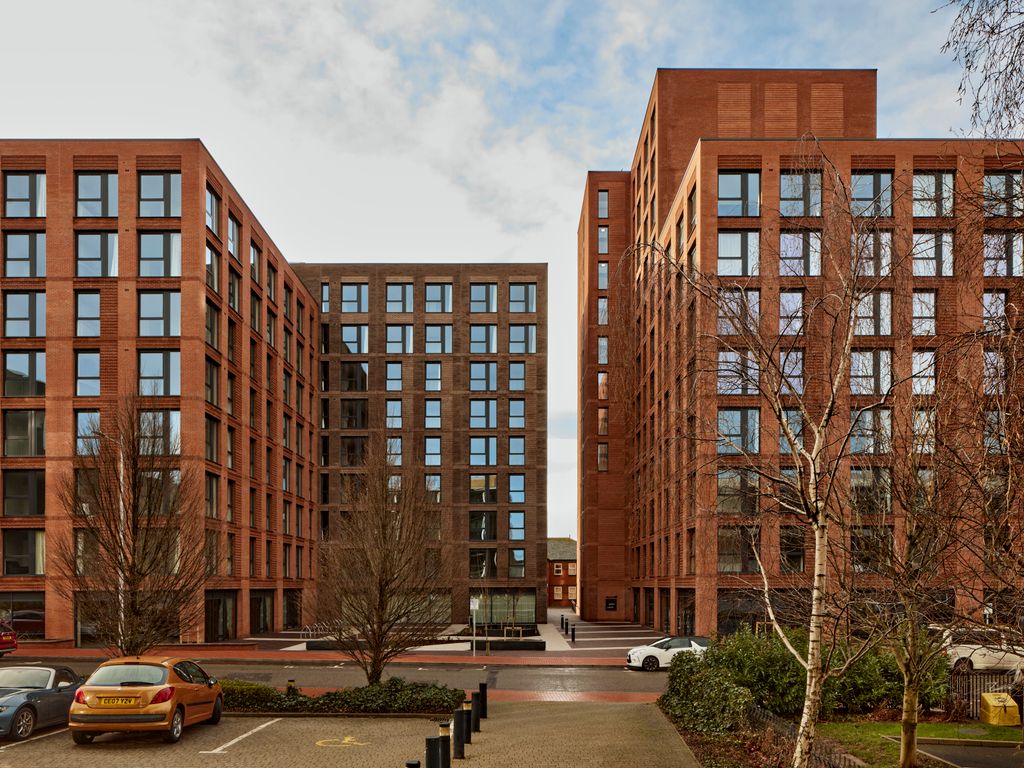 1 bed flat to rent in Dumballs Road, Cardiff CF10, £1,070 pcm - Zoopla