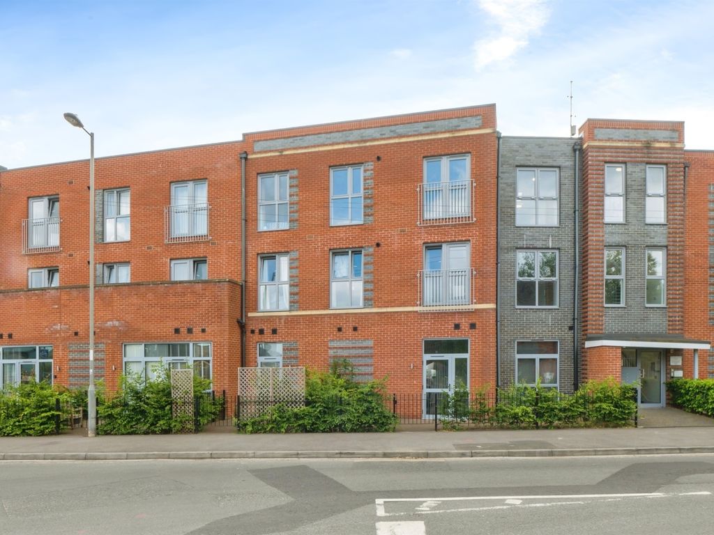 2 bed flat for sale in Meridian Way, Southampton SO14, £200,000 - Zoopla