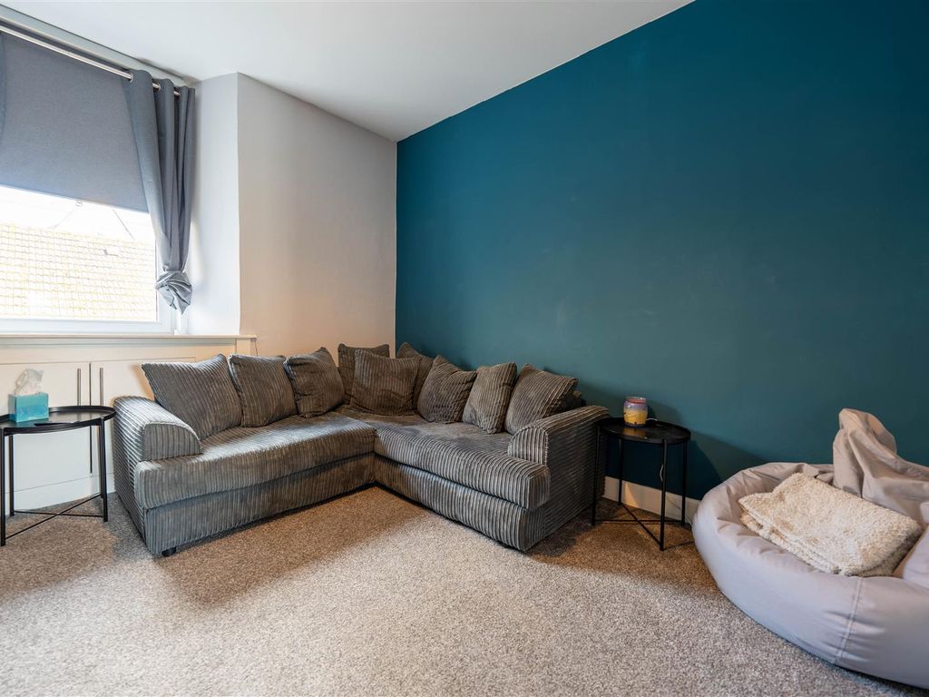 2 bed flat for sale in Union Lane, Perth PH1, £80,000 - Zoopla