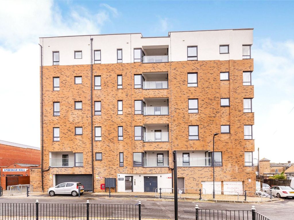 New Home 1 Bed Flat For Sale In Dominion Road Southall Ub2 £75 000
