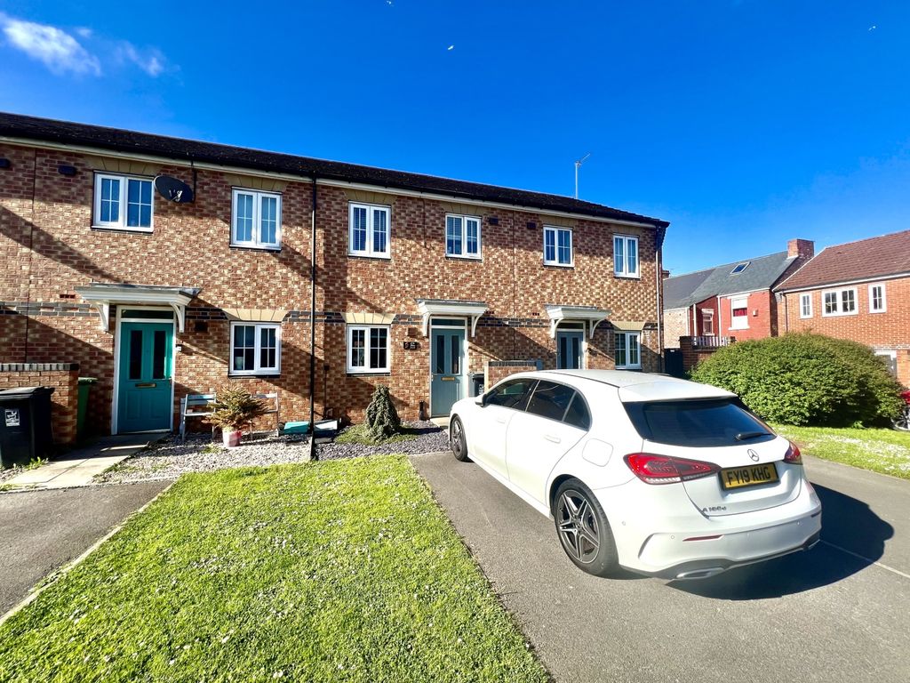 2 Bed Terraced House For Sale In Alma Street Hartlepool Ts26 £95 000