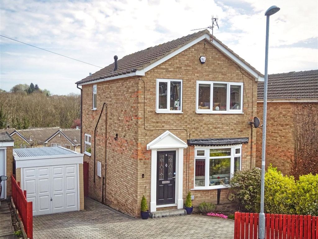 3 Bed Detached House For Sale In New Park Way Farsley Pudsey West