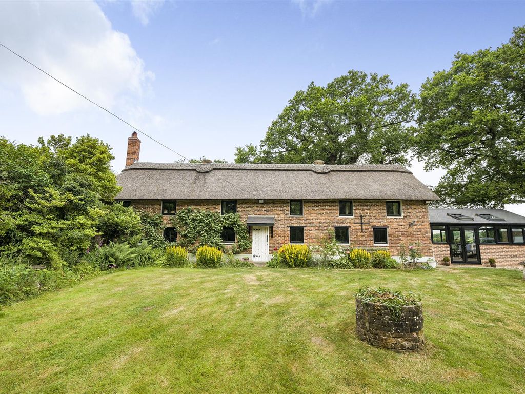 3 Bed Detached House For Sale In Dorchester Road Lytchett Minster