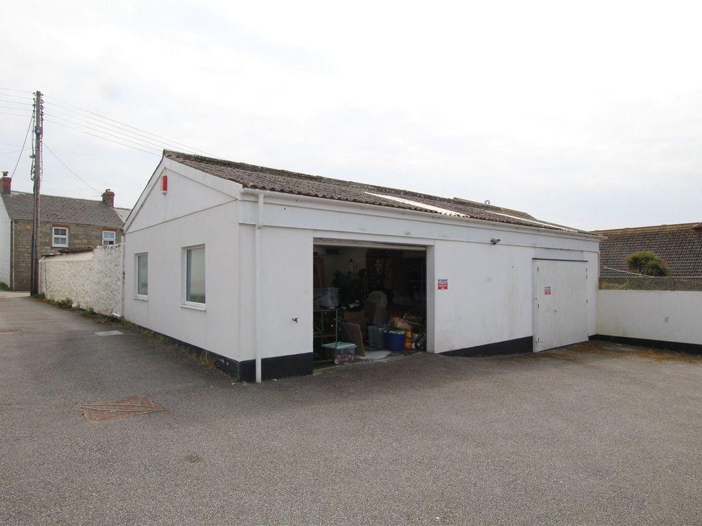 Country house for sale in The Old Garage And Workshop, Fore Street ...