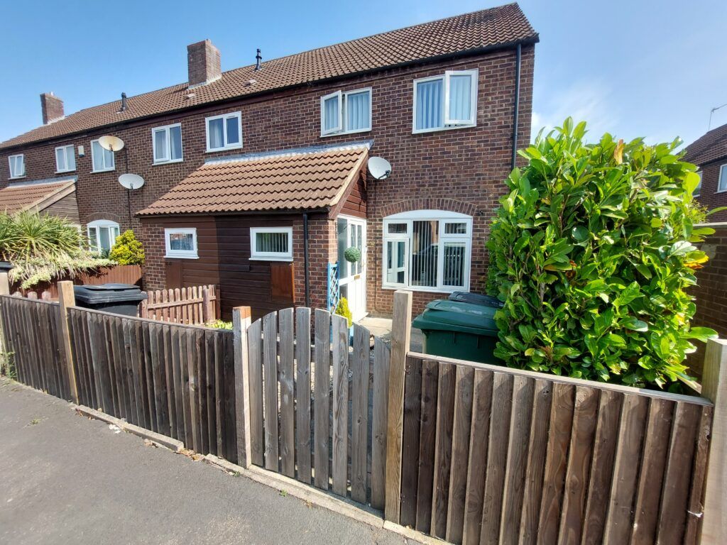2 Bed End Terrace House For Sale In Middleton Crescent New Costessey