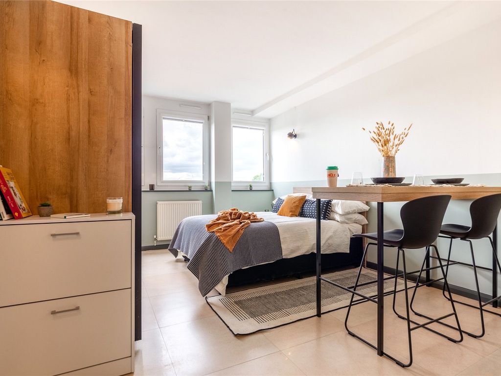 Studio to rent in Uncle Stockwell, 60 Courland Grove, London SW8, £ ...