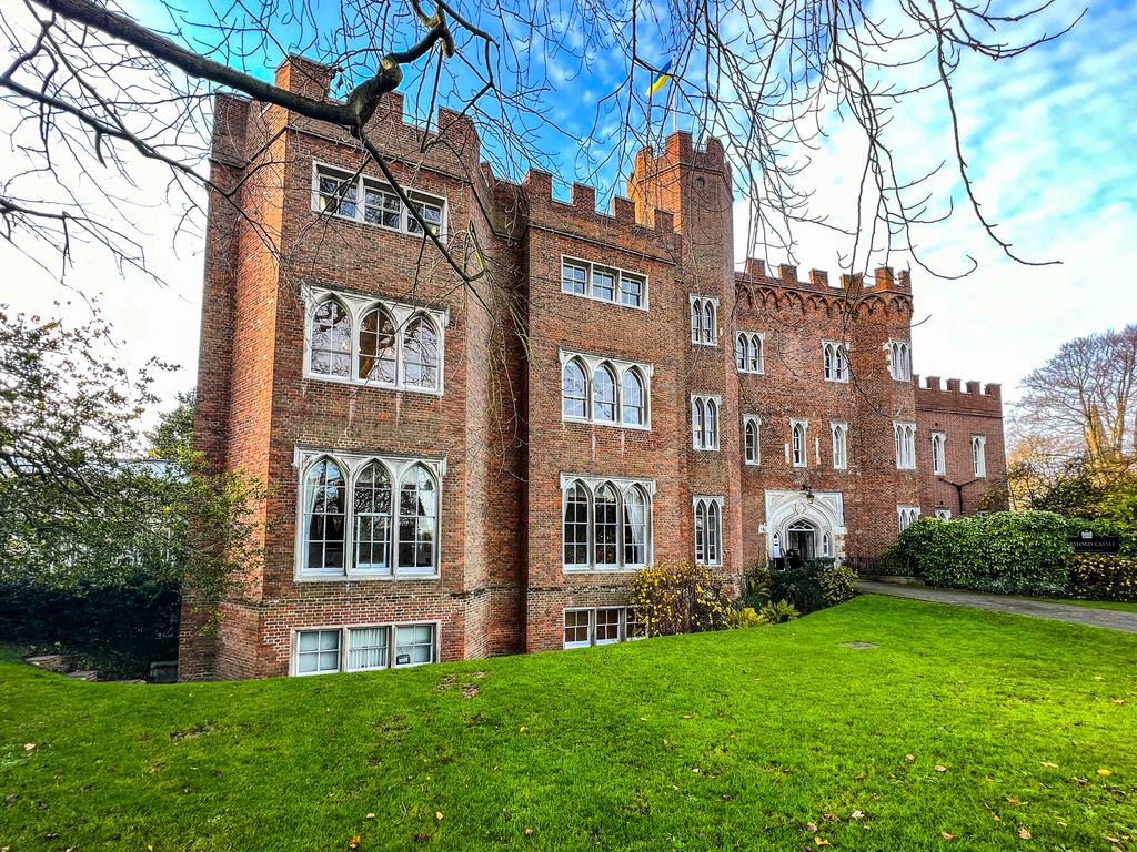 Office to let in The Castle, Hertford SG14, £8,100 pa - Zoopla