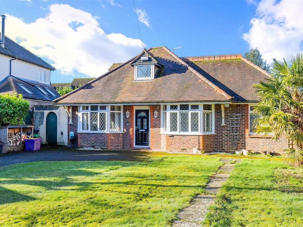3 Bed Mews House For Sale In Buckland Road Lower Kingswood Tadworth
