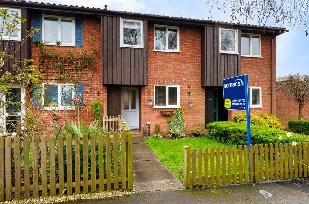 3 Bed Terraced House For Sale In Greenham Wood Bracknell Berkshire