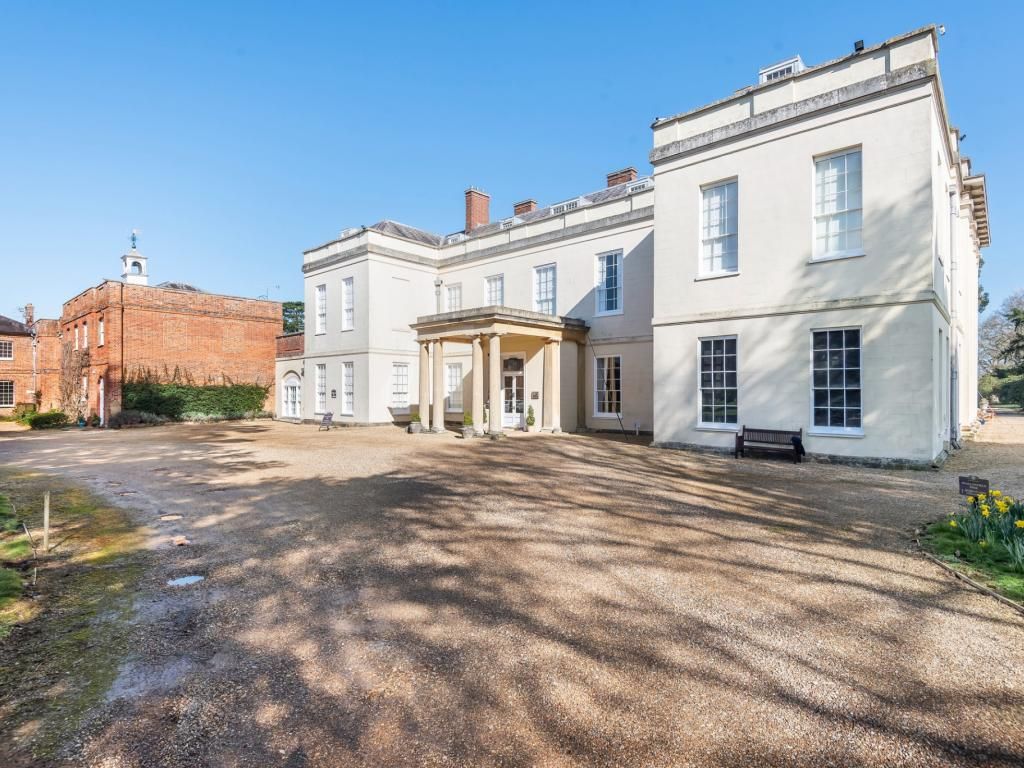 1 bed flat for sale in Swallowfield, Reading RG7 - Zoopla