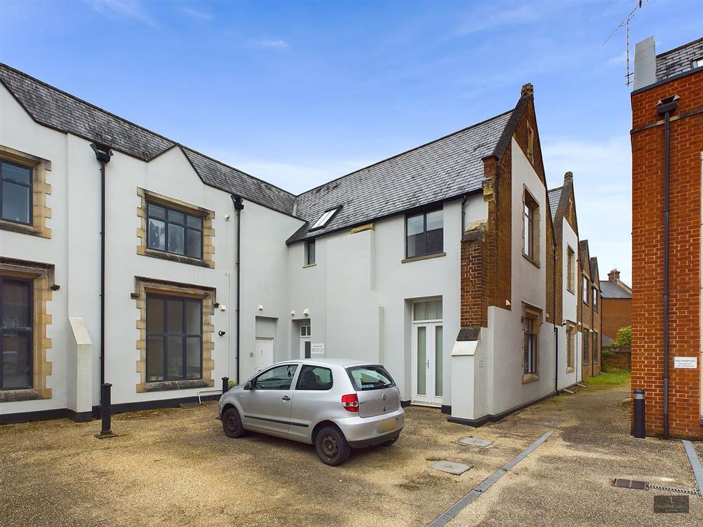 1 bed flat for sale in Mount Dinham Court, Exeter EX4, £200,000 - Zoopla
