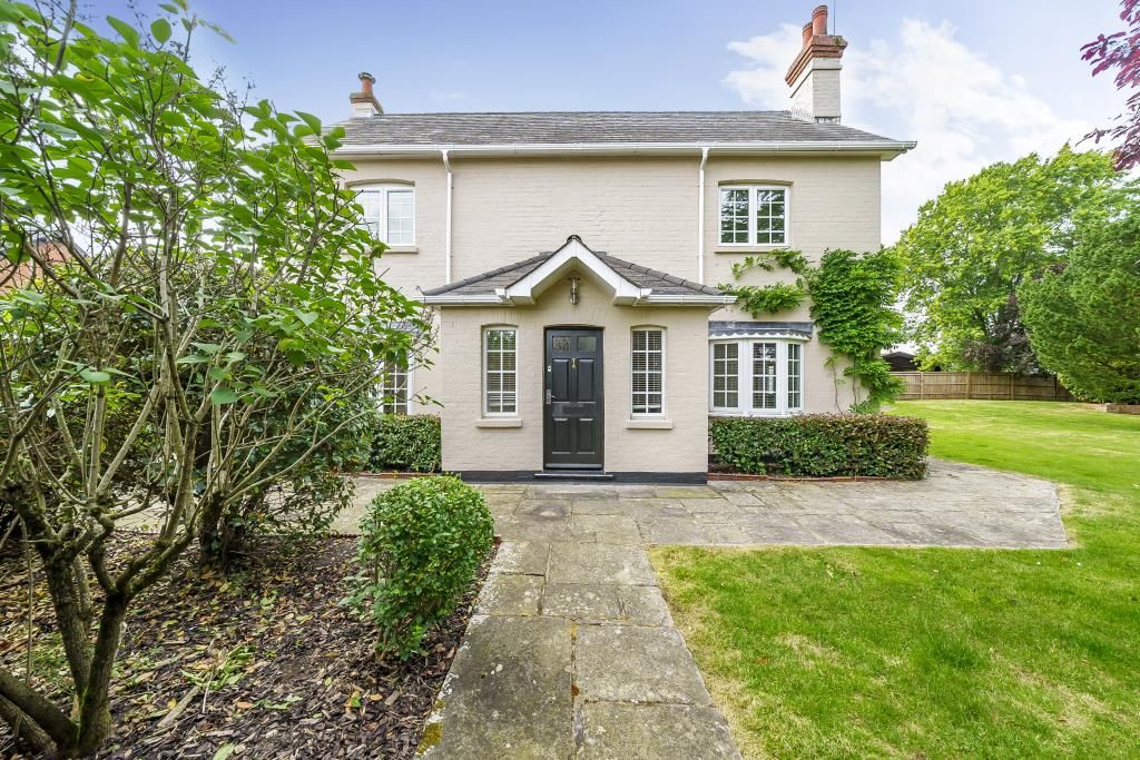 4 bed detached house to rent in Beech Hill Road, Spencers Wood RG7, £ ...