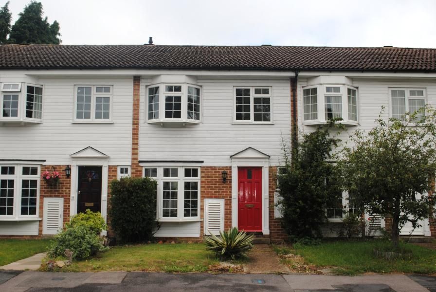 3 bed terraced house to rent in Ockenden Road, Woking GU22, £1,650 pcm ...