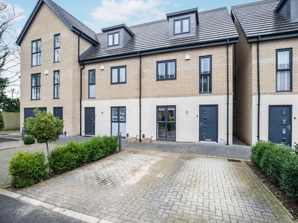 4 bed semi-detached house for sale in Kensington Court, Knaresborough ...