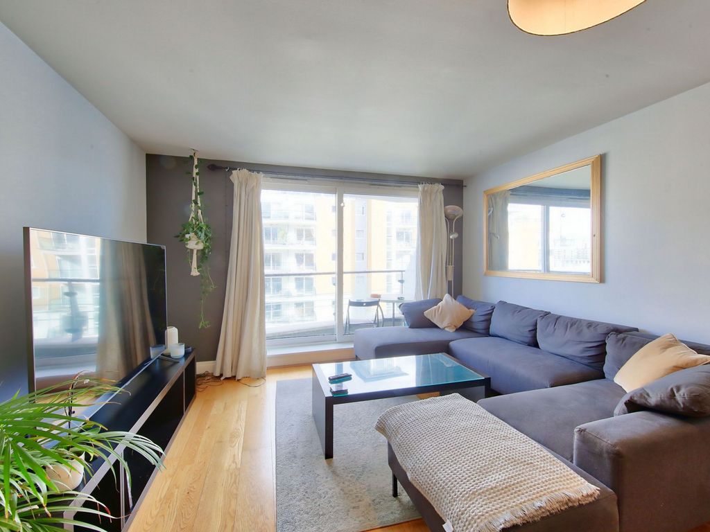 2 bed flat for sale in Smugglers Way, Wandsworth SW18, £550,000 - Zoopla