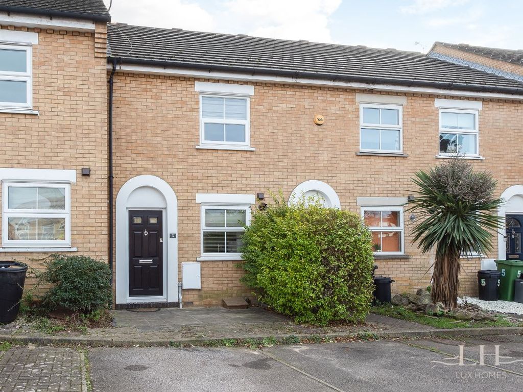 2 Bed Terraced House For Sale In Abbey Close Gidea Park Romford Rm1