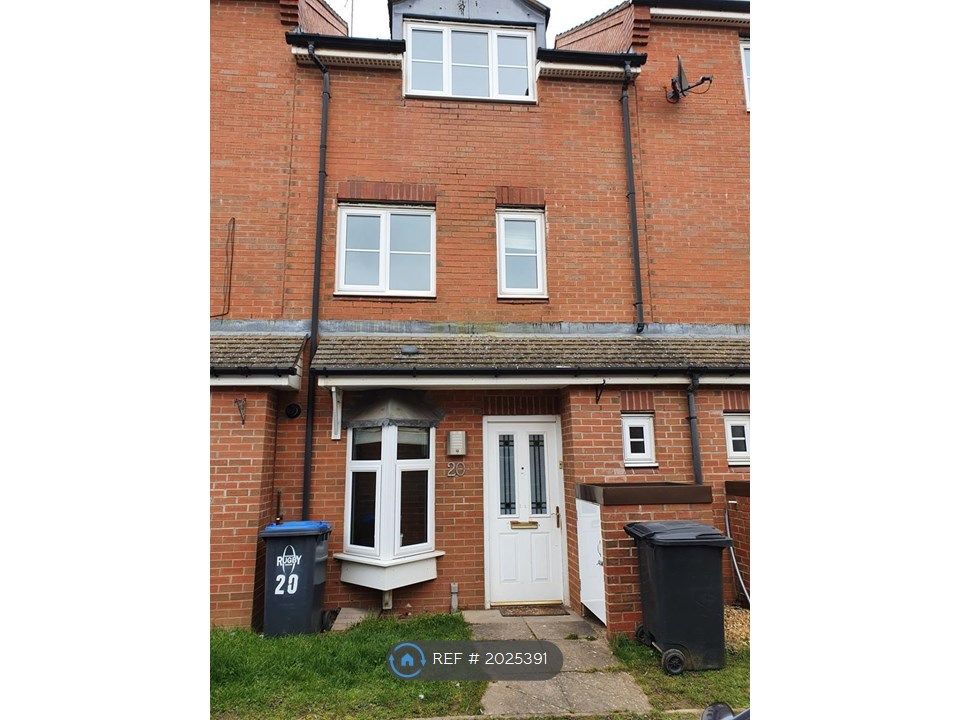 4 bed terraced house to rent in Stowe Drive, Rugby CV22, £1,295 pcm ...