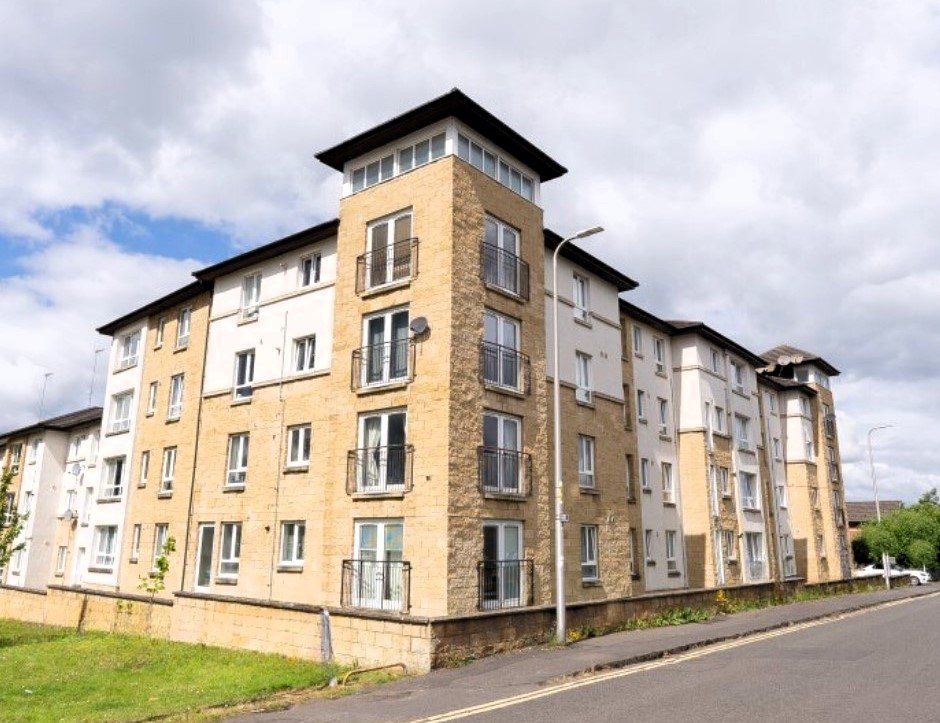 2 bed flat for sale in Henderson Court, Motherwell ML1, £115,000 - Zoopla