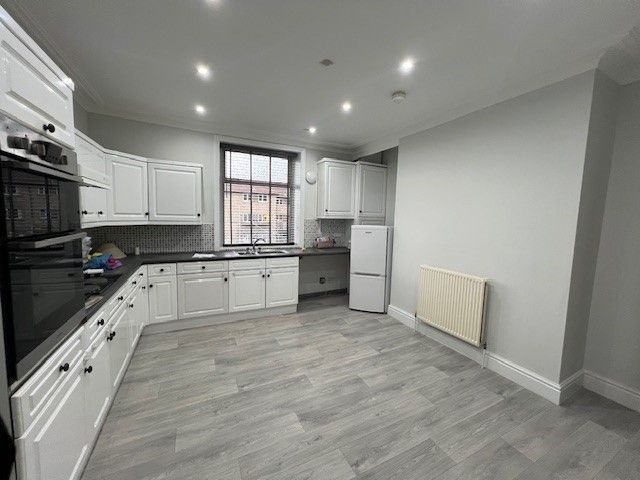 4 bed terraced house to rent in Hope View, Windhill, Shipley, West ...