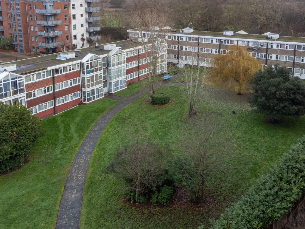 Block of flats for sale in Master Gunner Place, London SE18 - Zoopla