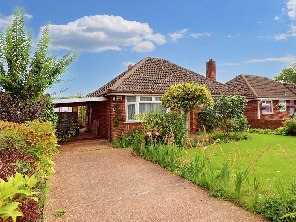 2 Bed Detached Bungalow For Sale In Beverley Gardens Bursledon So31 £