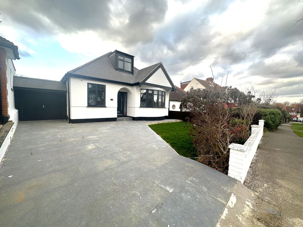 4 bed detached house for sale in Elgar Avenue, Berrylands, Surbiton KT5 ...