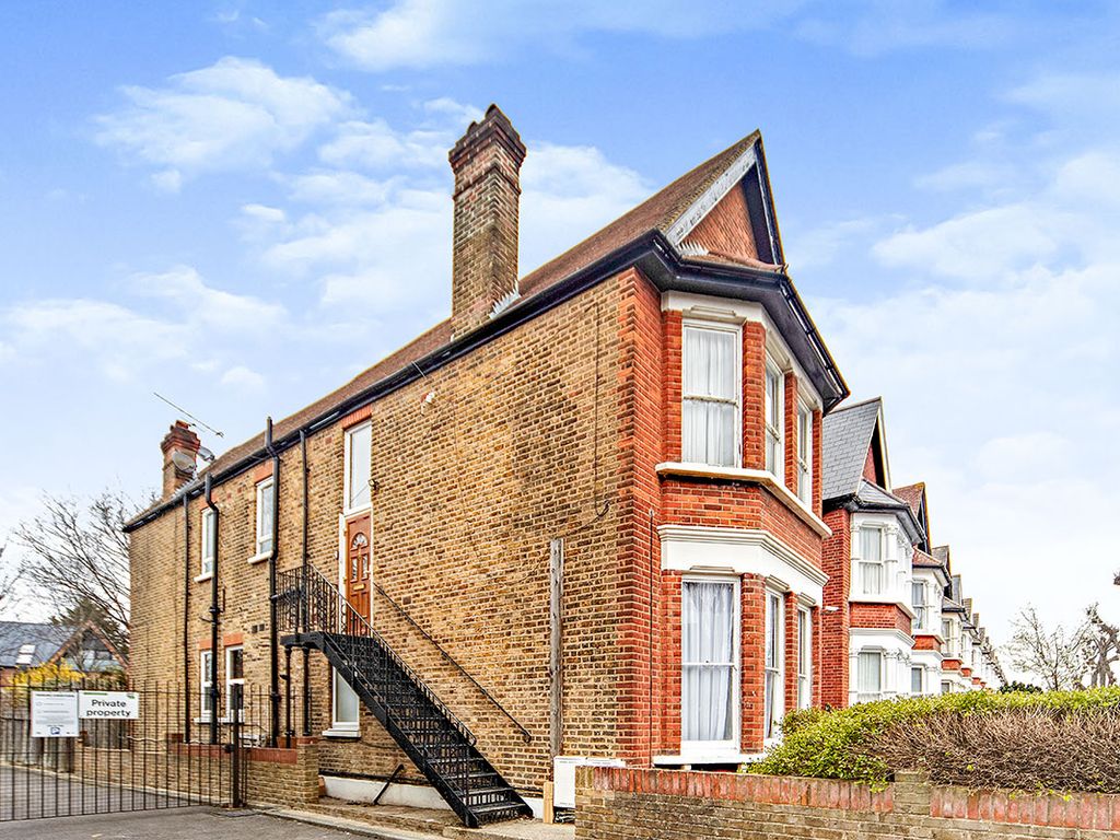 3 bed flat to rent in Bargery Road, London SE6 - Zoopla