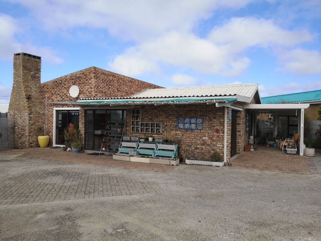 3 bed detached house for sale in 5 Geelstert Avenue, Struisbaai ...