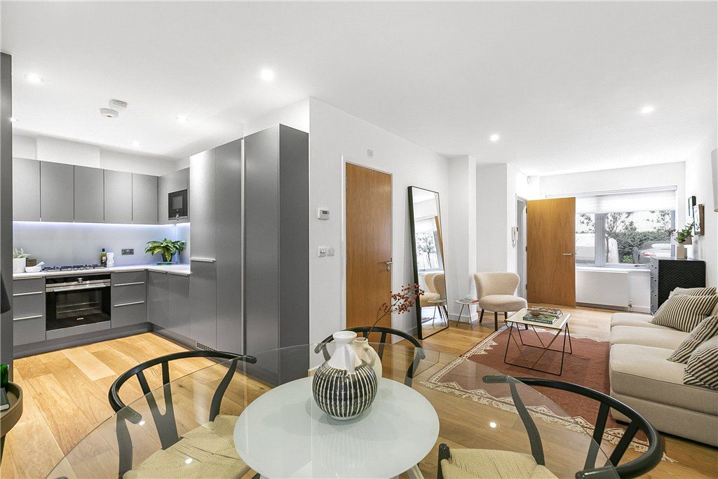 2 bed flat for sale in Garrett Street, London EC1Y - Zoopla