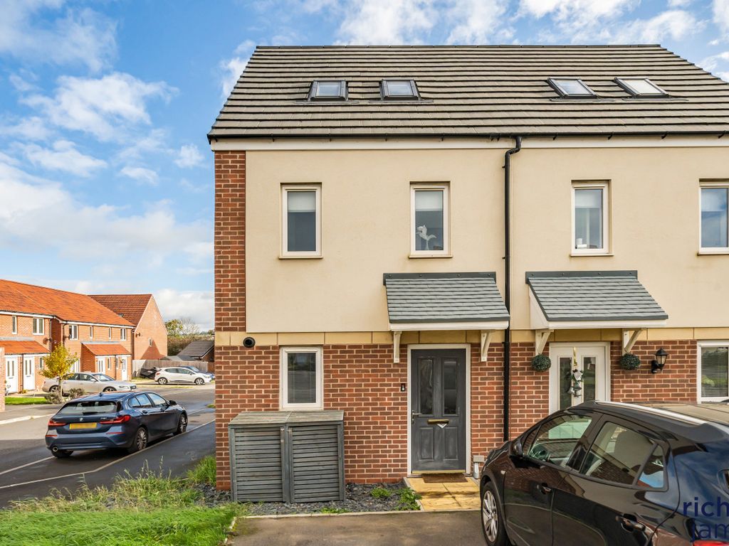 3 Bed Semi Detached House For Sale In Homington Avenue Coate Swindon