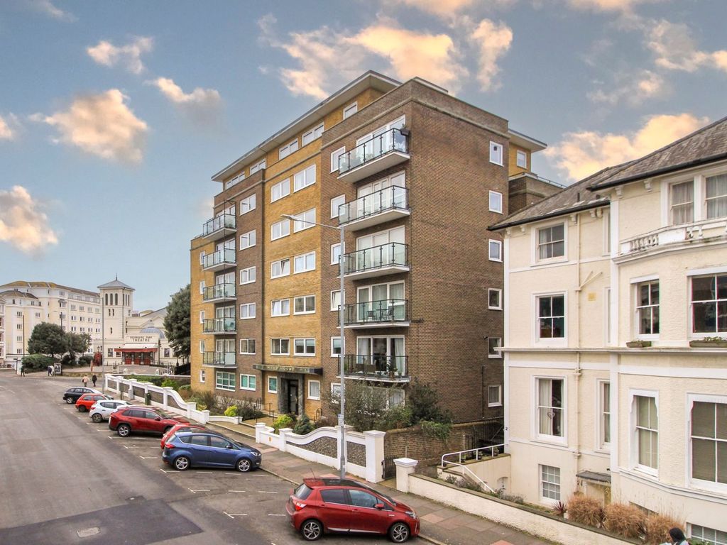 3 bed flat for sale in Chiswick Place, Eastbourne BN21 - Zoopla