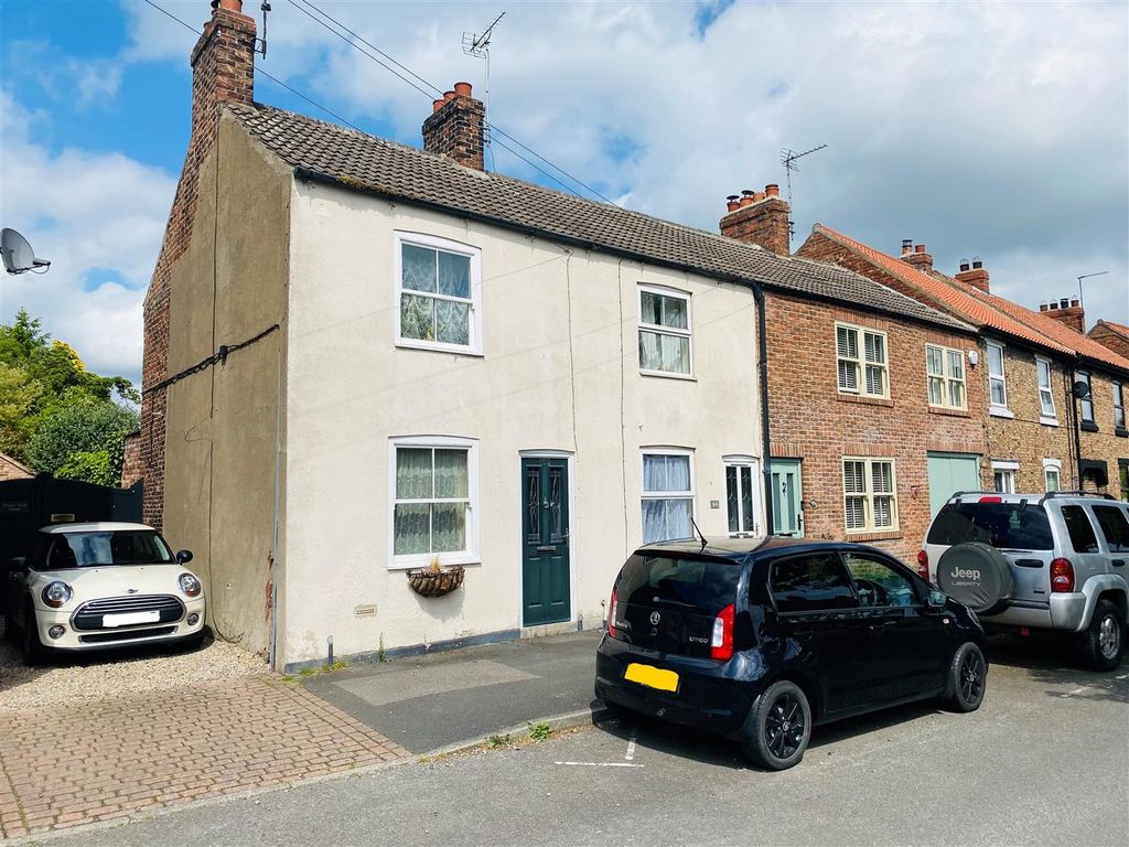 2 Bed End Terrace House For Sale In Long Street Easingwold York Yo61