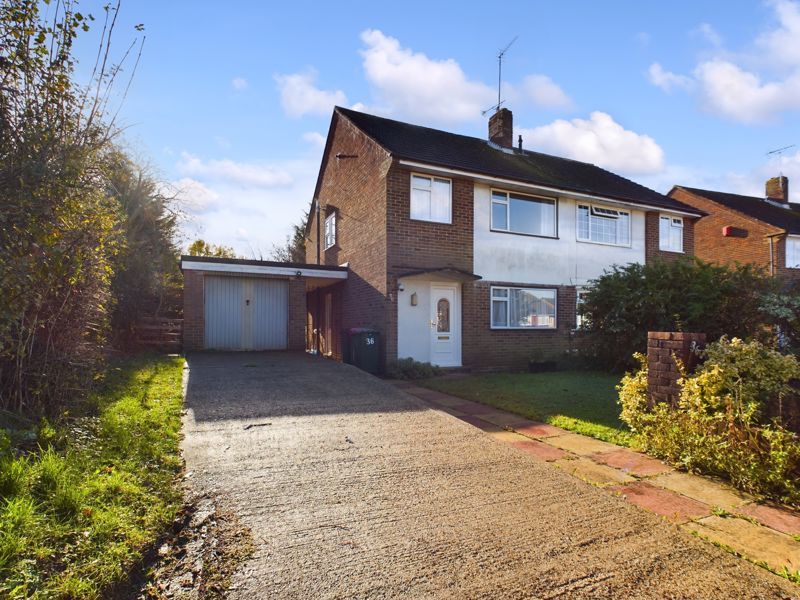 3 Bed Semi Detached House For Sale In Nurserylands Crawley Rh11 £