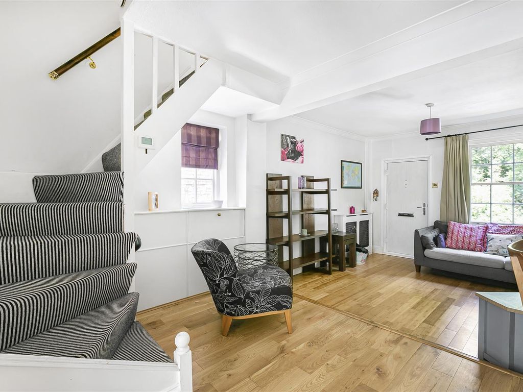 2 Bed End Terrace House For Sale In Bullocks Lane Hertford Sg13 £