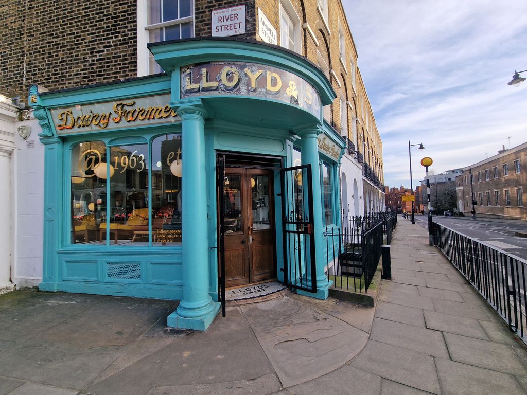 42 Amwell Street, London EC1R, Retail premises to let, £28,500 pa - Zoopla