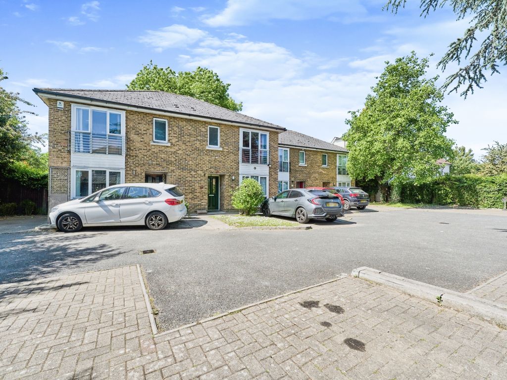 3 Bed Semi Detached House For Sale In Bristol Close Whitton Hounslow