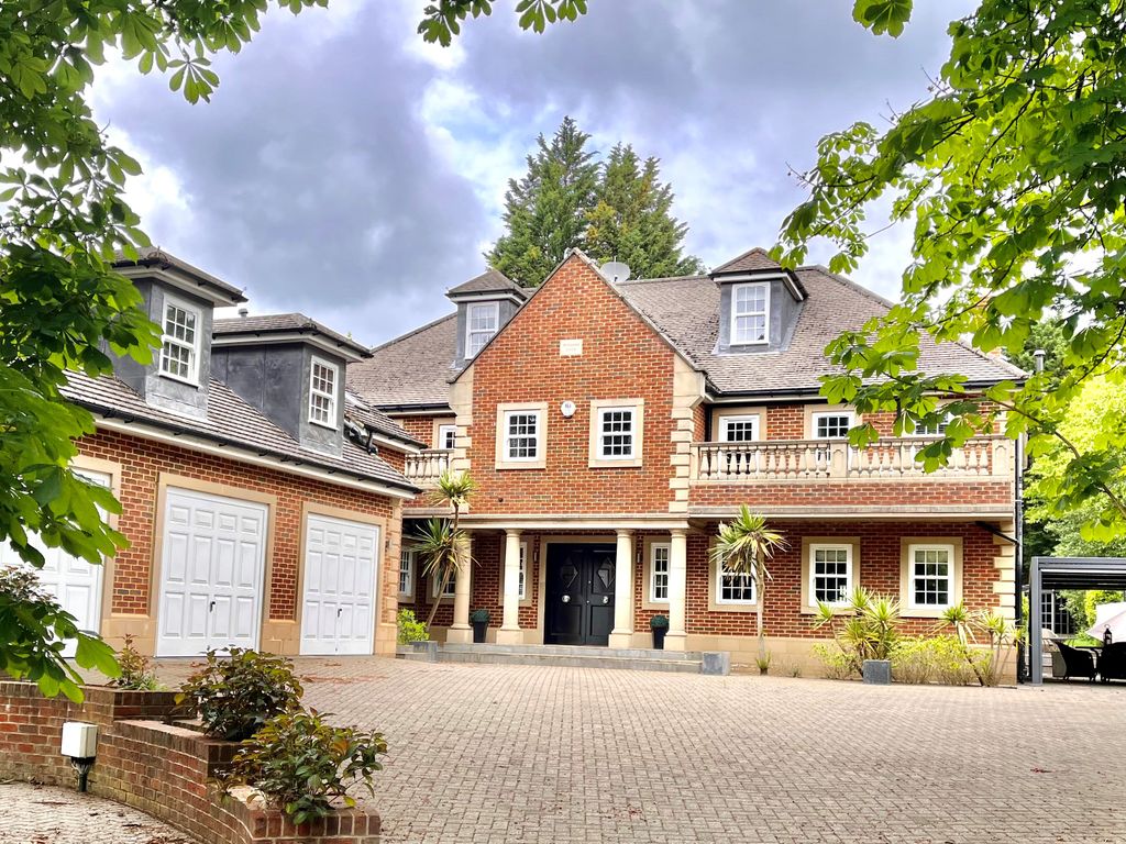 6 bed detached house for sale in Heath Rise, Virginia Water GU25, £ ...