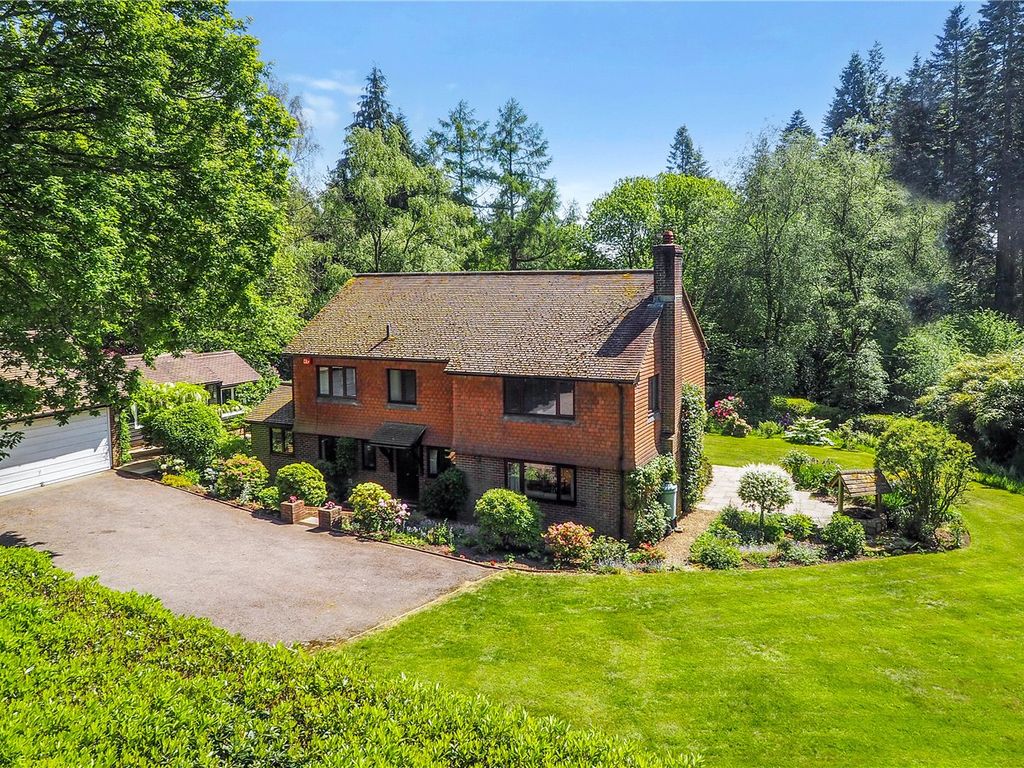 4 bed detached house for sale in Dangstein Road, Rogate, Petersfield ...