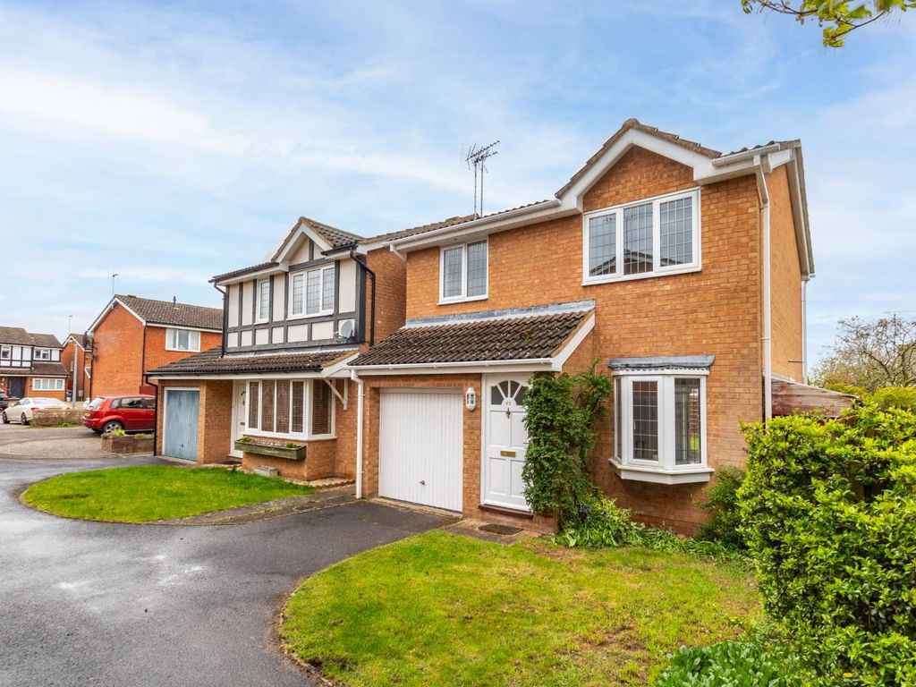 3 bed detached house for sale in Marley Fields, Leighton Buzzard LU7, £ ...