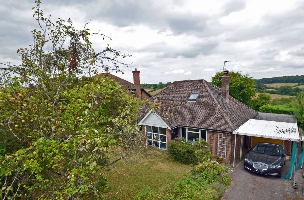 4 bed detached bungalow for sale in Chartridge Lane, Chesham HP5 - Zoopla