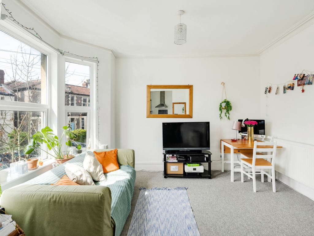 2 Bed Maisonette For Sale In Church Road Horfield Bristol Bs7 £