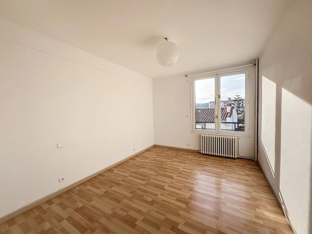 2 bed apartment for sale in Perpignan, Languedoc-Roussillon, 66, France ...