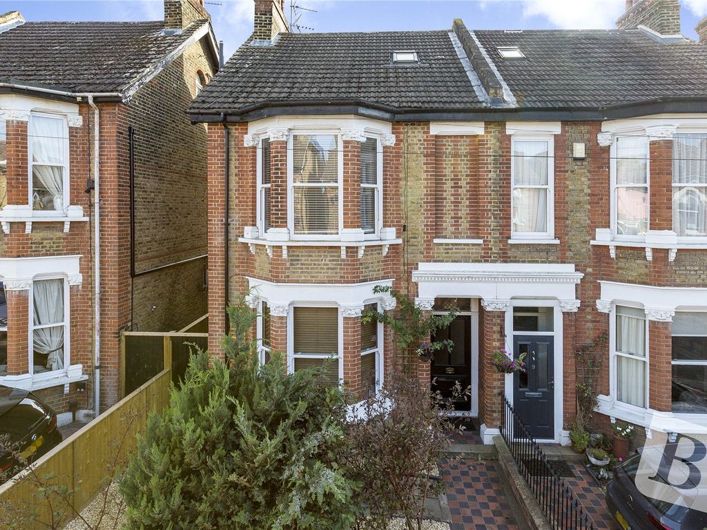 2 bed flat for sale in Kent Road, Gravesend, Kent DA11, £300,000 - Zoopla